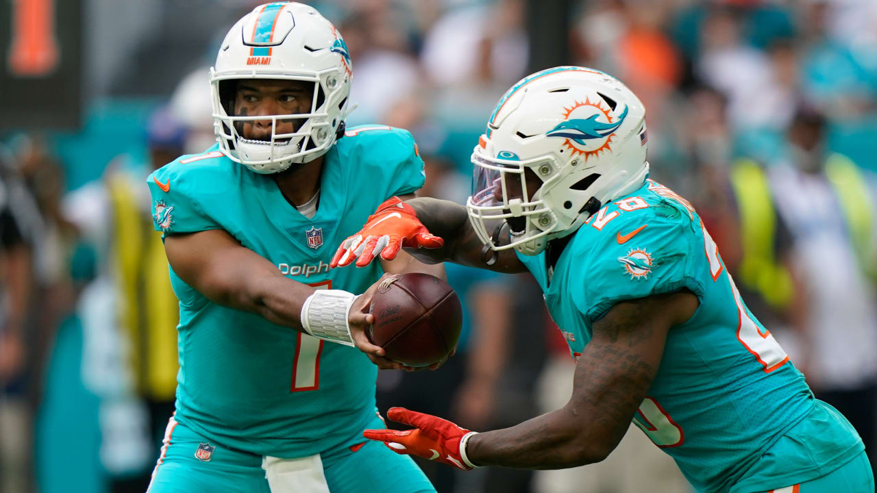 Miami Dolphins running back Duke Johnson locates cutback lane for ...