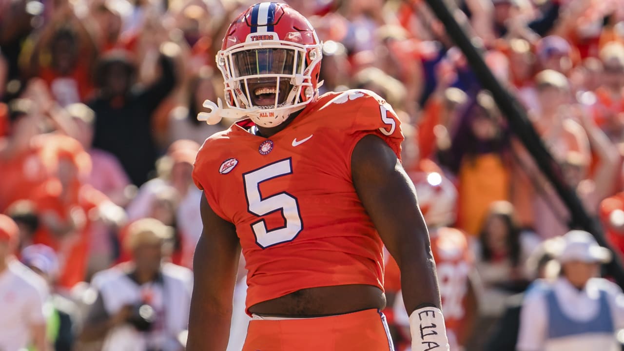 Washington Commanders select EDGE rusher KJ Henry with No. 137 pick in ...