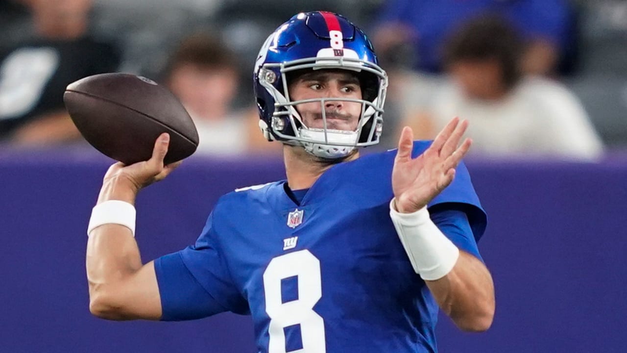 Daniel Jones' eighth straight completion gets Giants inside 10-yard line