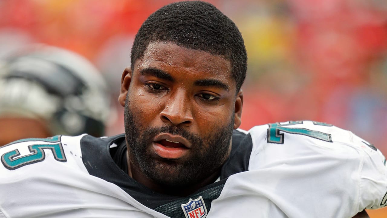 Eagles release Vinny Curry after declining pay cut