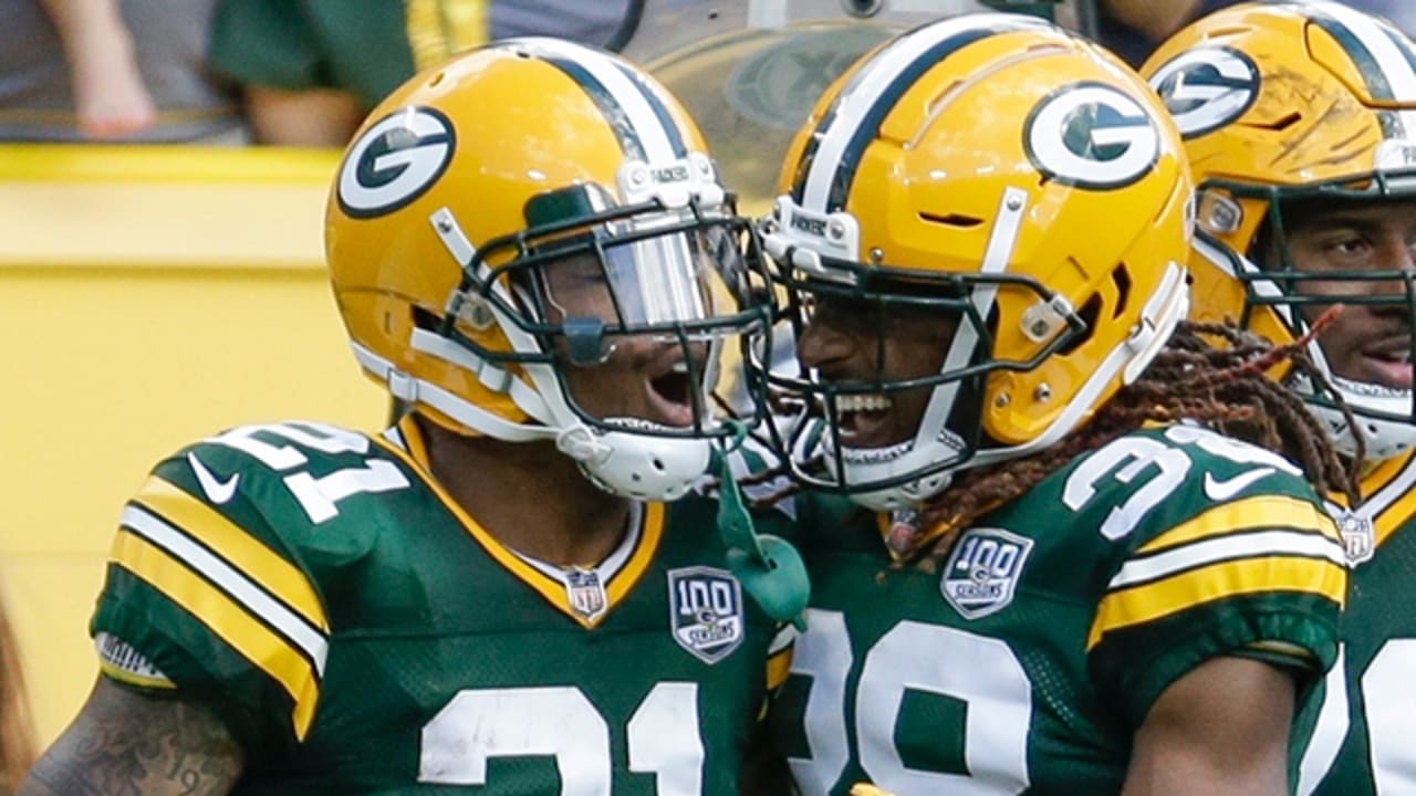 Ha Ha Clinton-Dix catches deflection for key INT