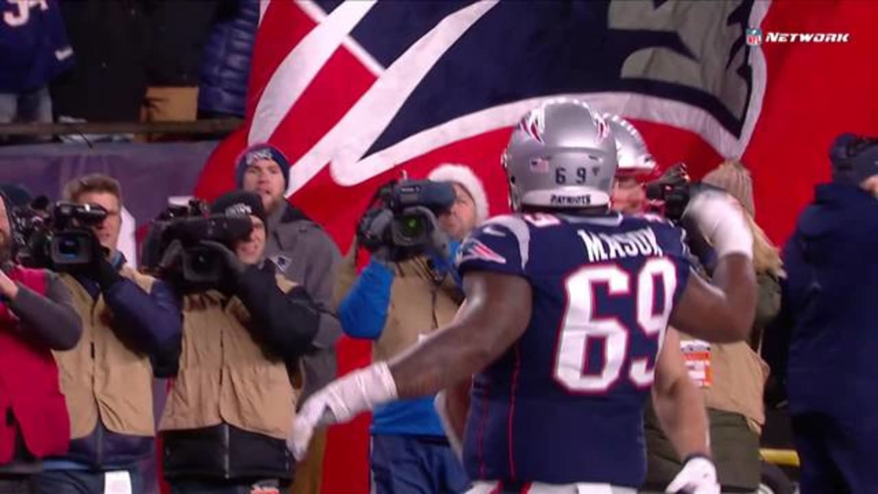 Rex Burkhead BOWLS over Bills defenders for strong TD