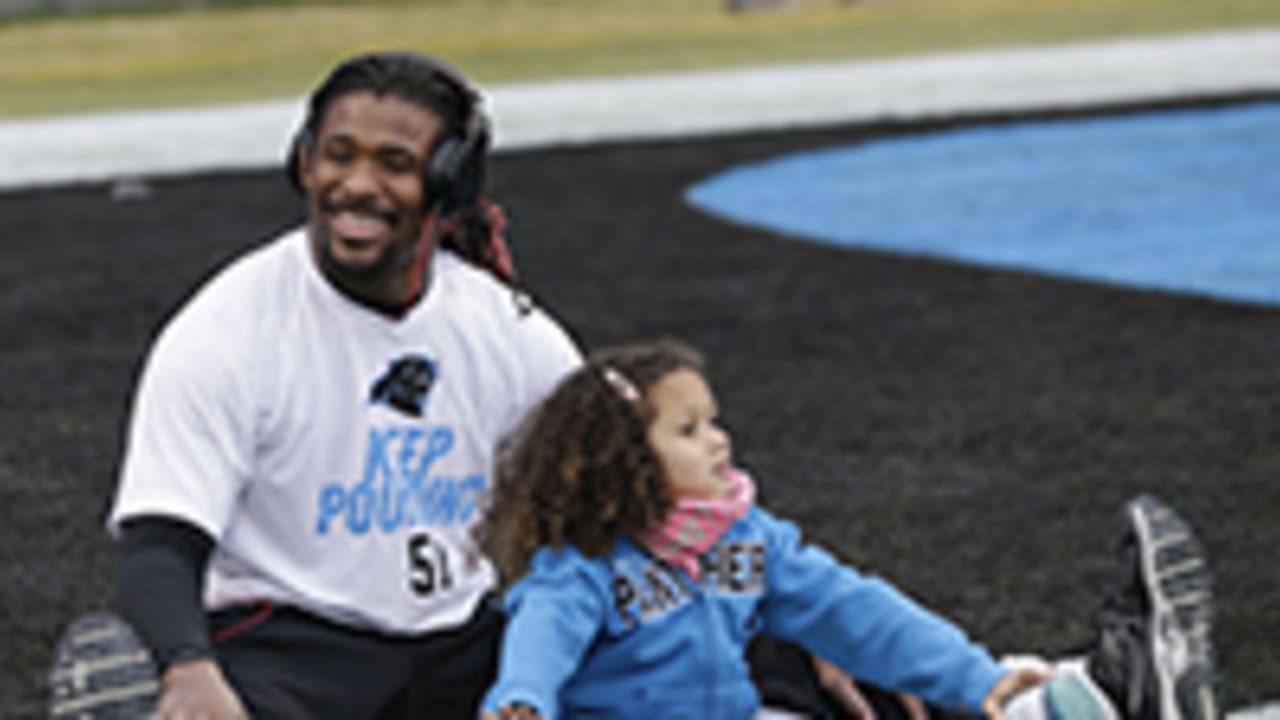 Watch DeAngelo Williams 'Let It Go' in sing-along