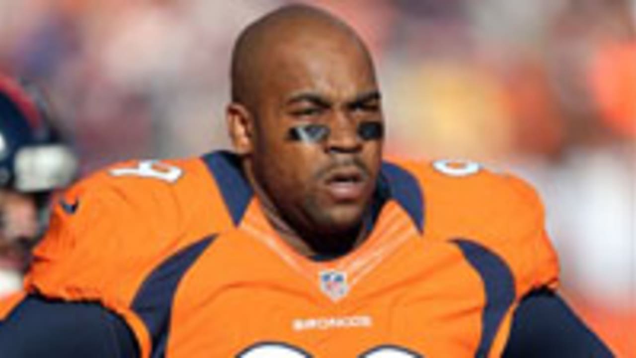 Report: Kevin Vickerson dislocated hip in Broncos loss