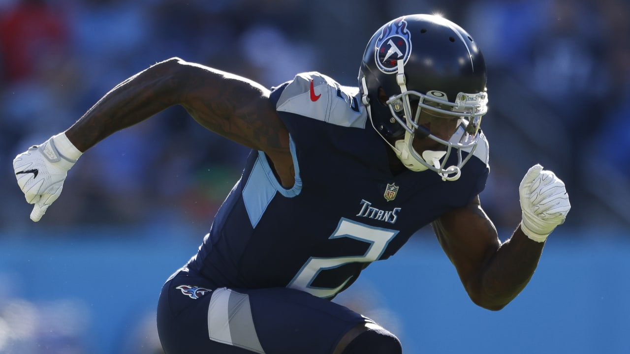 Tennessee Titans wide receiver Julio Jones goes airborne to complete ...