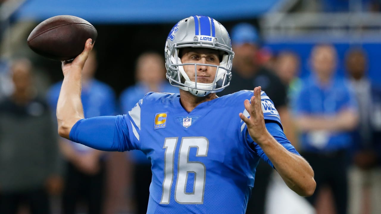 Detroit Lions quarterback Jared Goff connects with wide receiver Josh ...