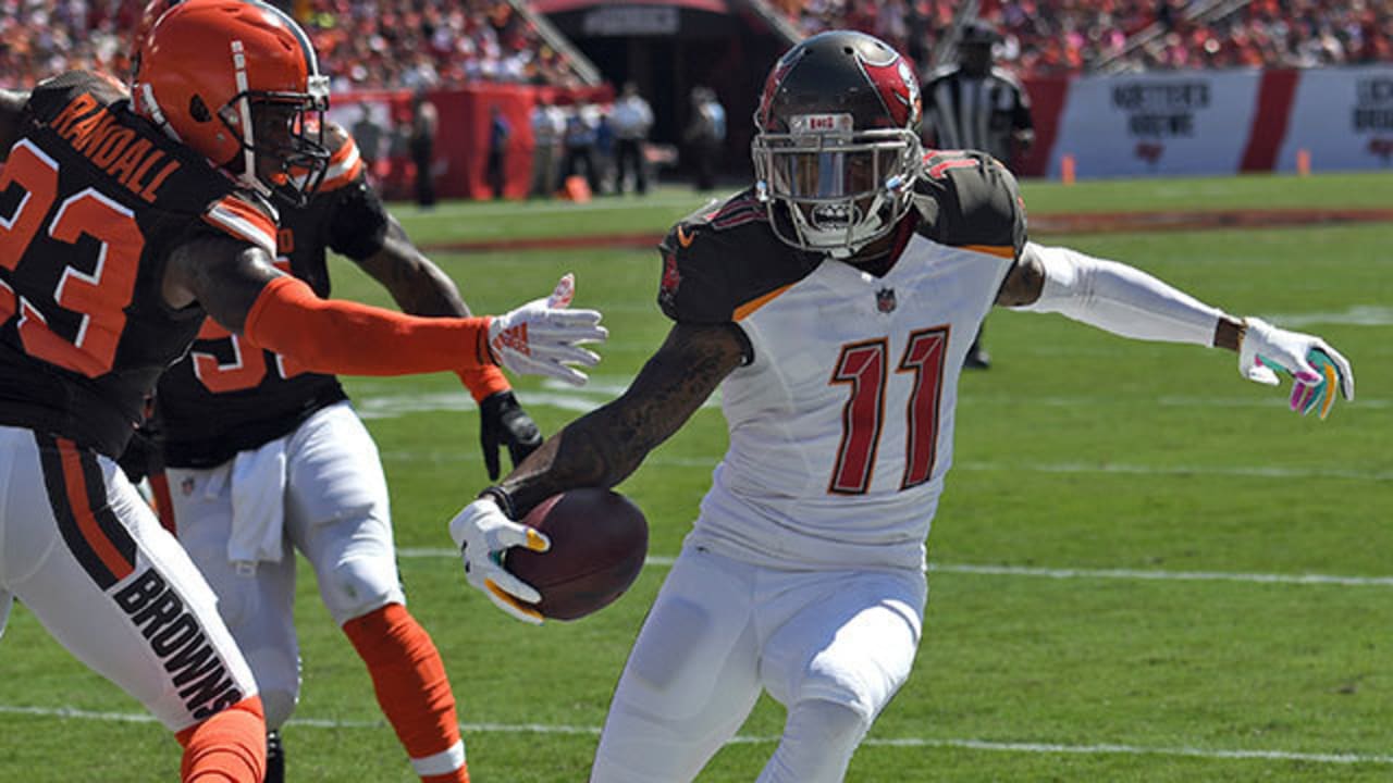 DeSean Jackson puts Bucs in FG range with catch down sideline