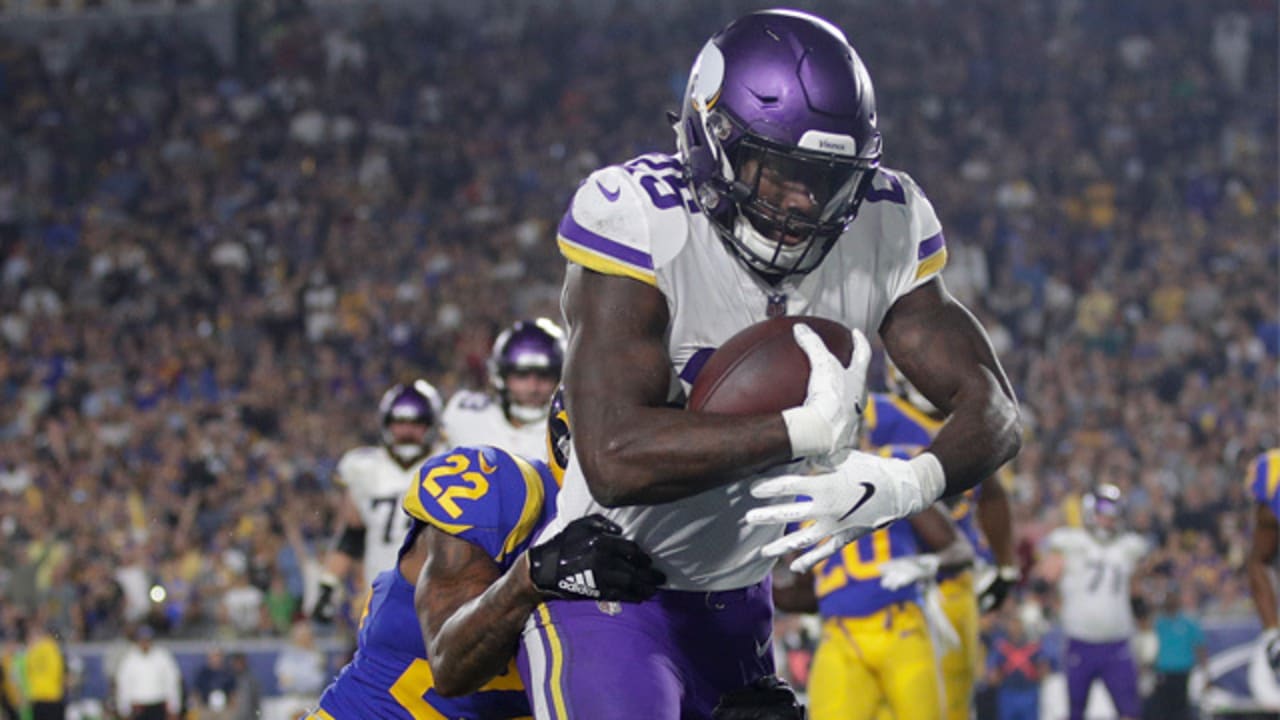 Murray pushes through Rams defense for two-point conversion