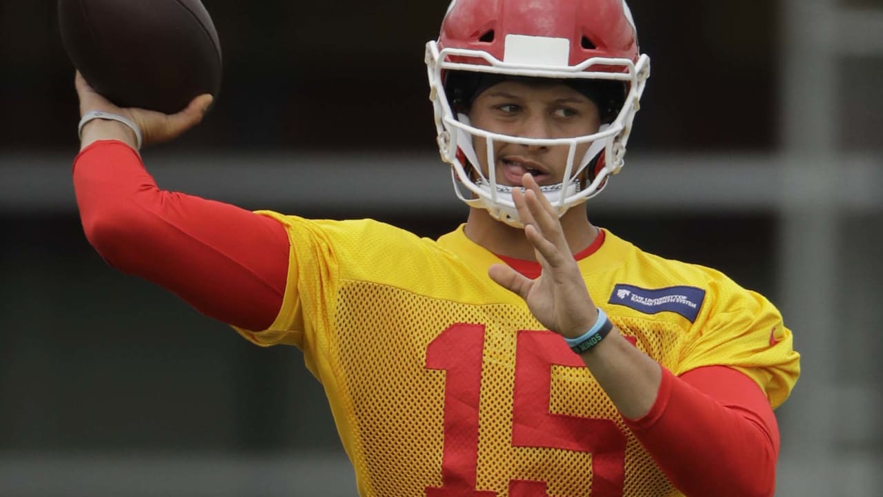 Patrick Mahomes shedding 'baby fat' in offseason