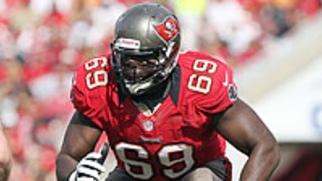 Demar Dotson, Tampa Bay Buccaneers reach contract