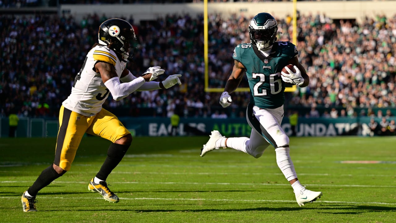 Philadelphia Eagles Running Back Miles Sanders Bursts To The Left Pylon