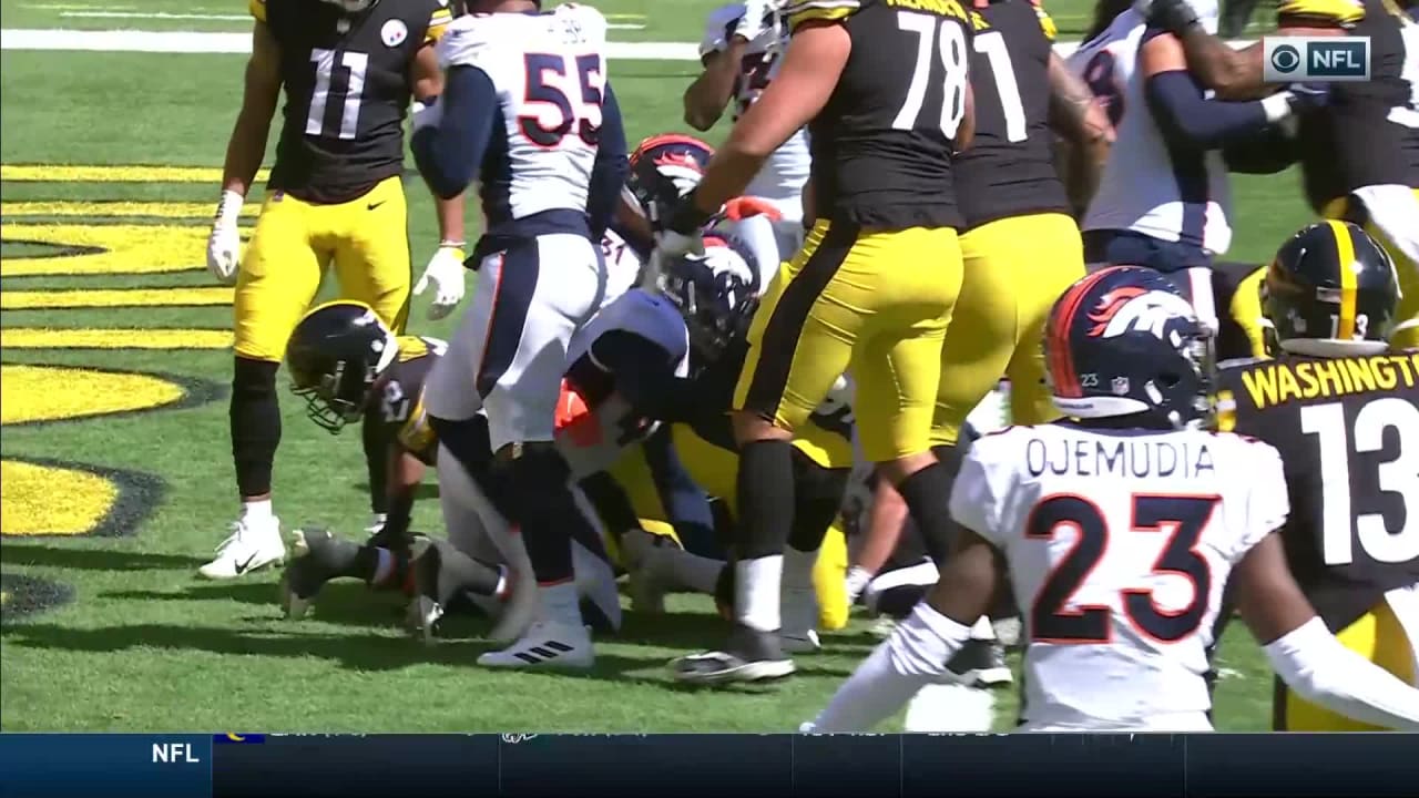 Pittsburgh Steelers running back James Conner rushes for his first ...