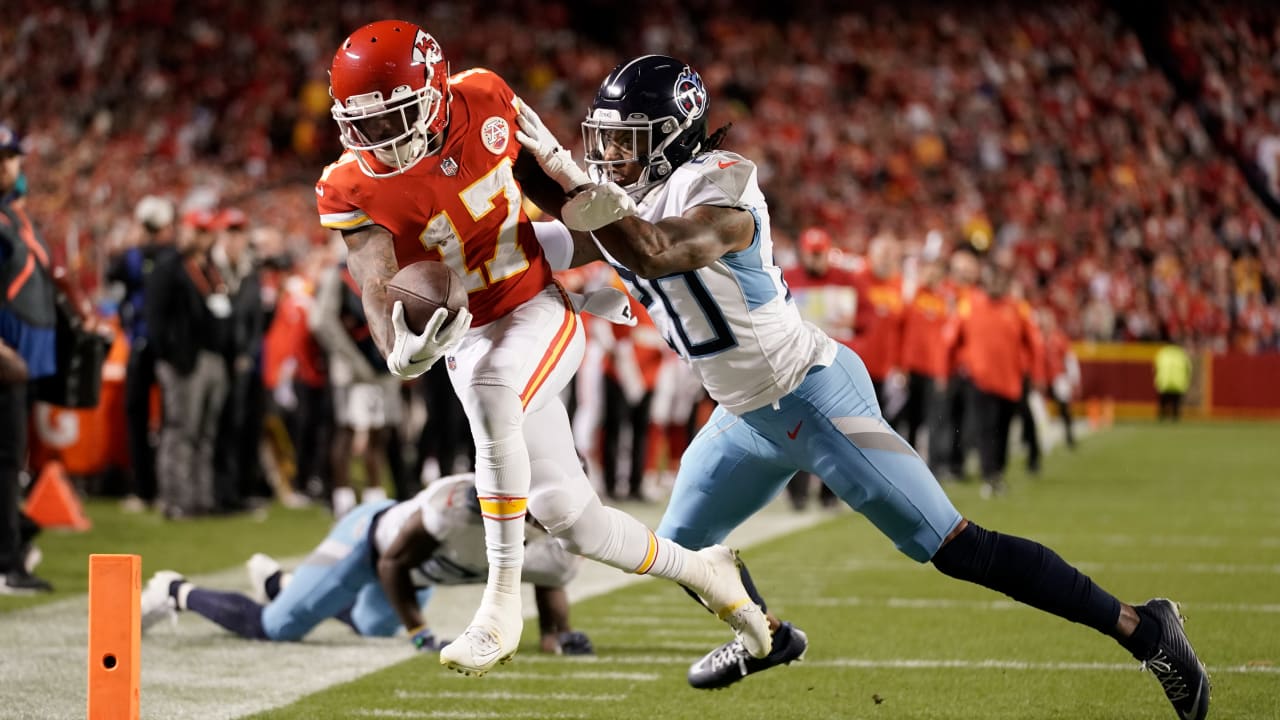 Kansas City Chiefs wide receiver Mecole Hardman catches, then jukes his ...