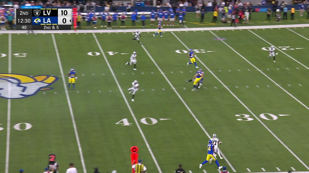 Los Angeles Rams tight end Davis Allen boxes out the Raiders defensive ...