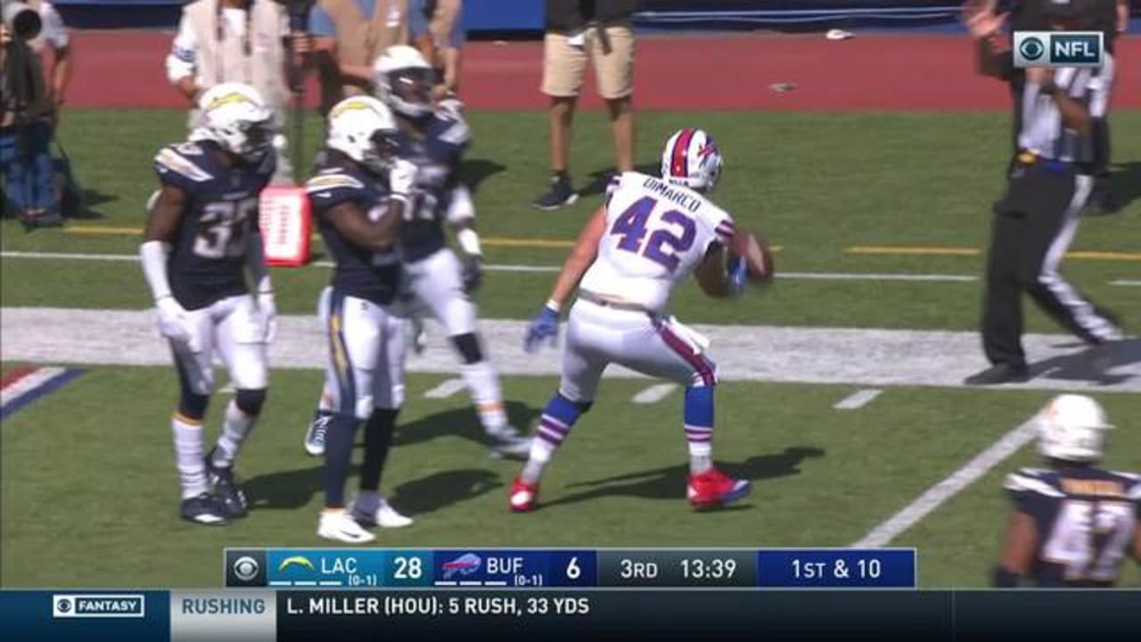 DiMarco secures diving catch despite bad throw