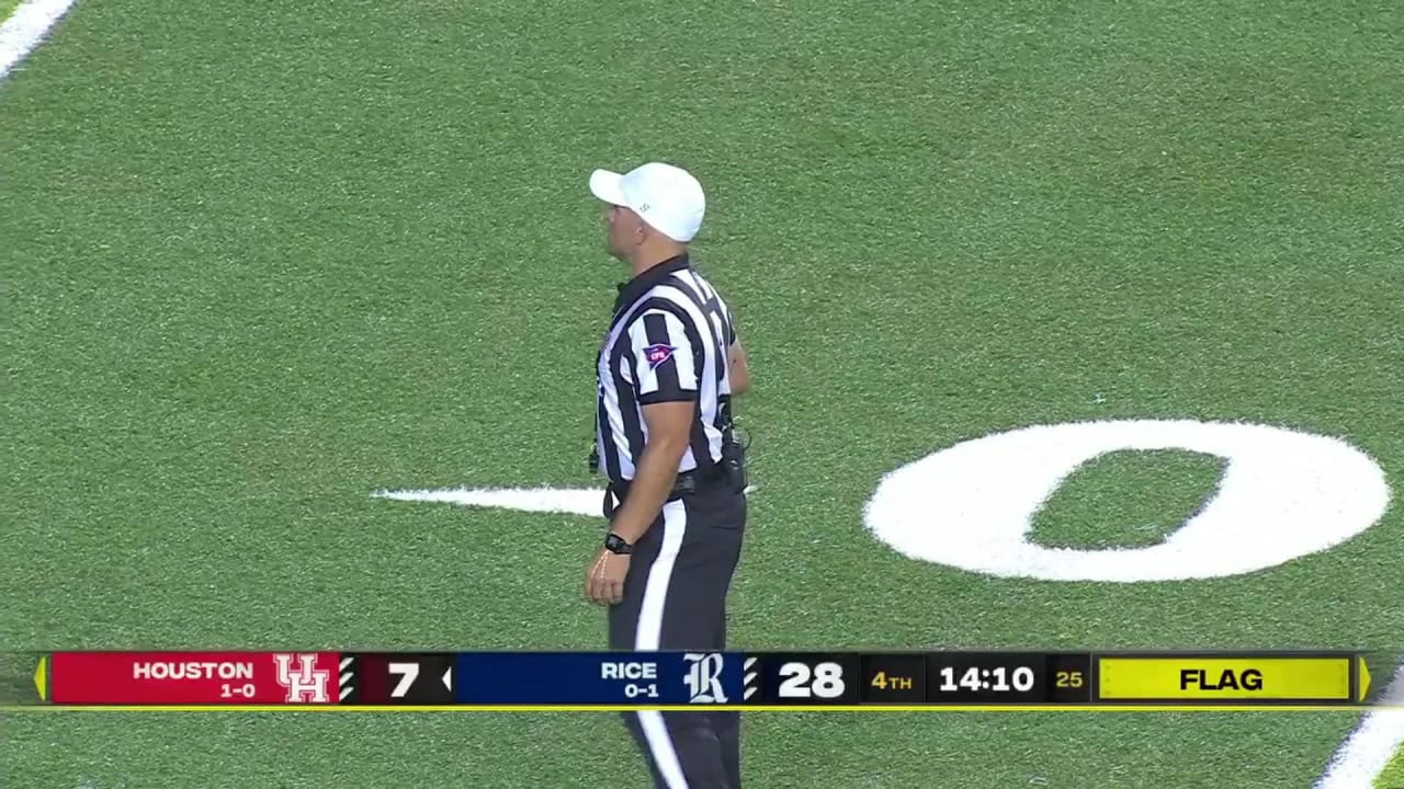 Houston Cougars running back Tony Mathis Jr. bursts through the middle ...