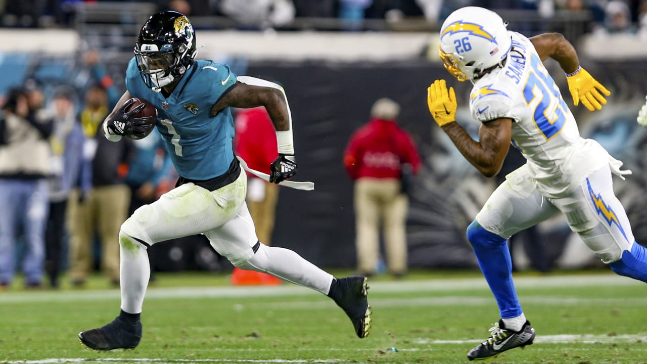 Jacksonville Jaguars running back Travis Etienne best plays from 121-yard game | Super Wild Card ...