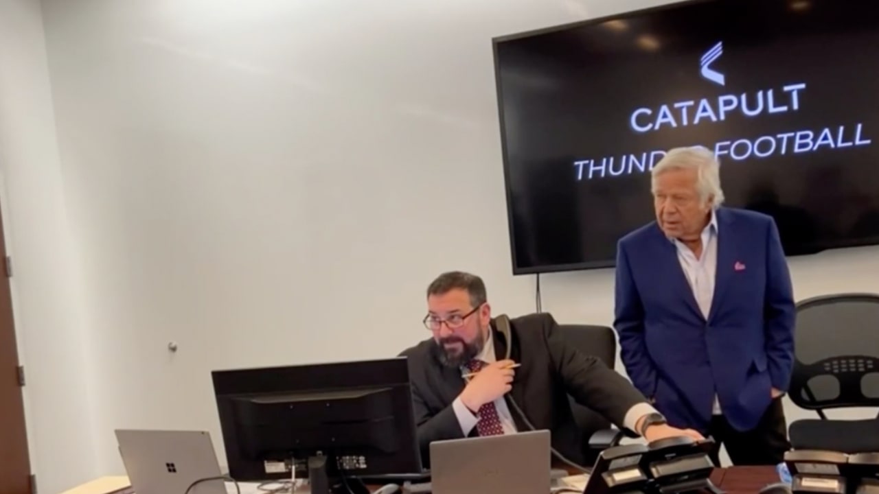 Take a look inside New England Patriots' draft room | 'NFL Draft Center'