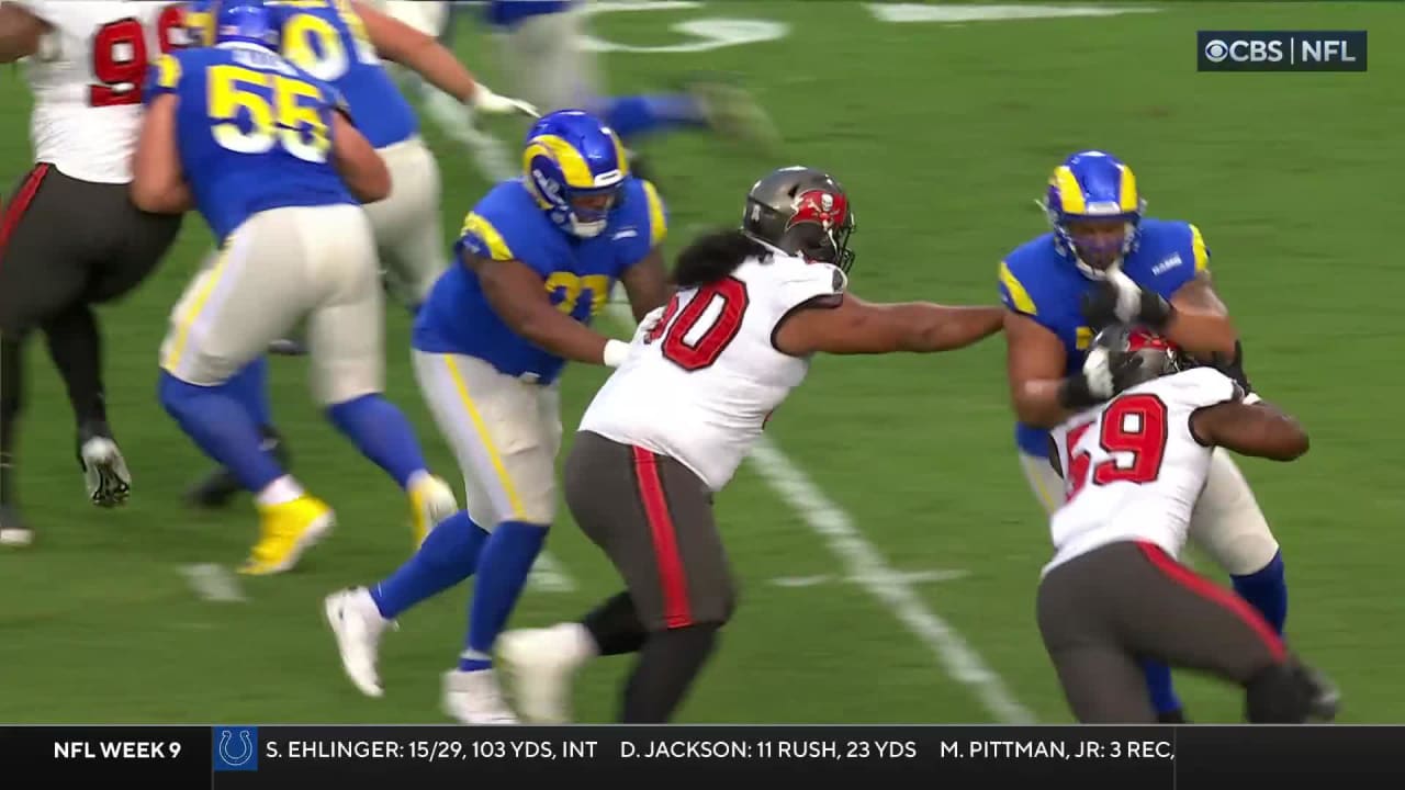 Tampa Bay Buccaneers defensive tackle Vita Vea overpowers the Rams ...