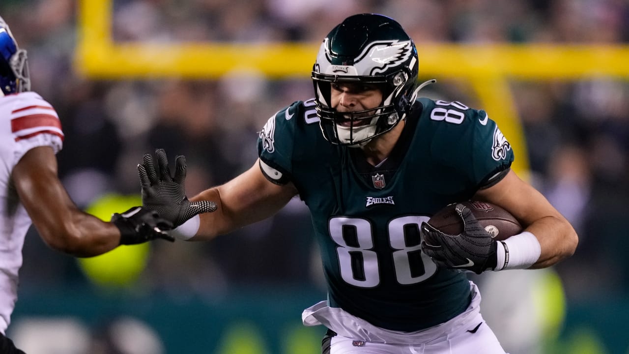 Philadelphia Eagles tight end Dallas Goedert's remarkable one-handed ...