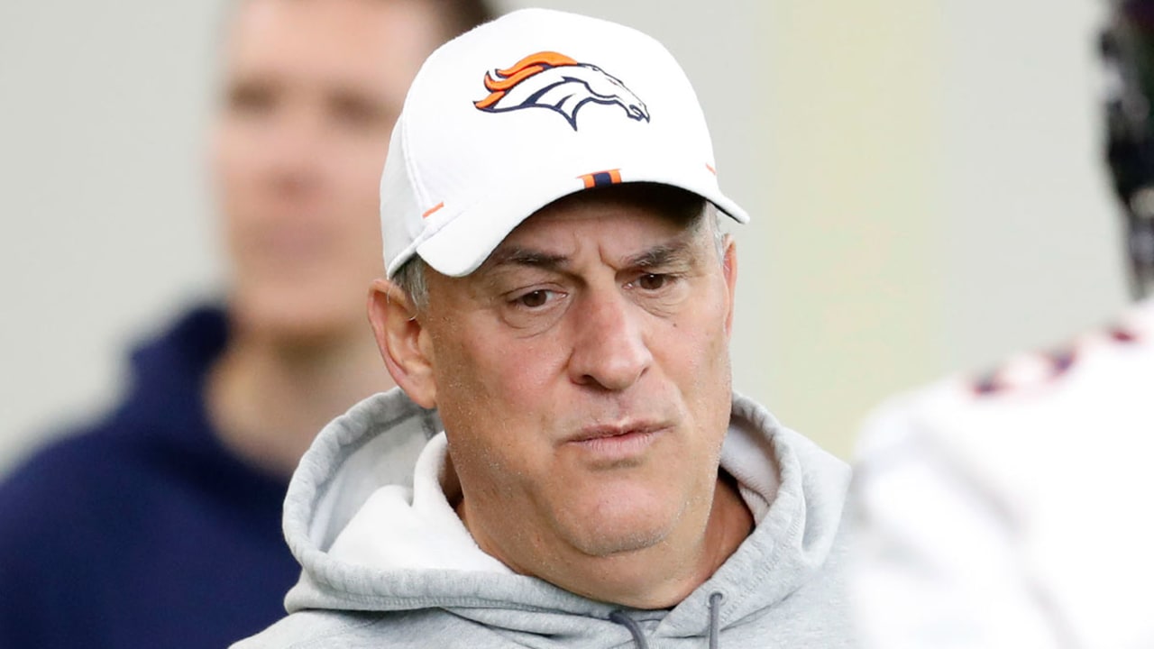 Broncos coach Vic Fangio battling kidney stone
