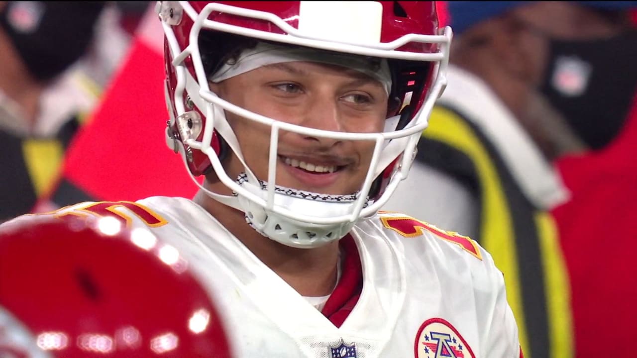 Kansas City Chiefs quarterback Patrick Mahomes uses jumping pump-fake ...