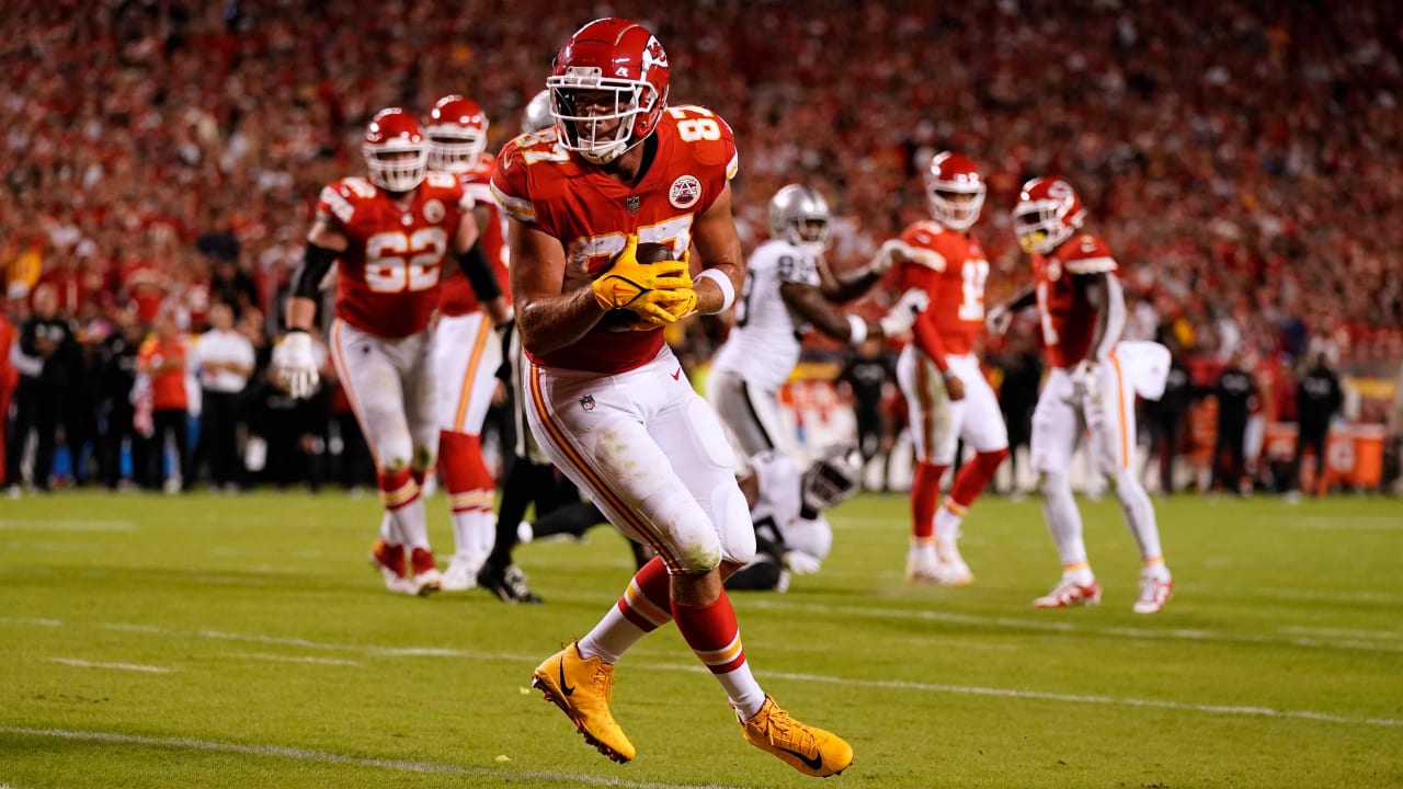 Kansas City Chiefs tight end Travis Kelce caps second TD catch of night ...
