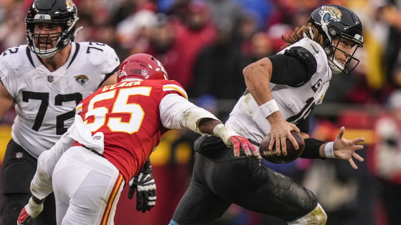 Kansas City Chiefs defensive end Frank Clark shows off the speed as he ...