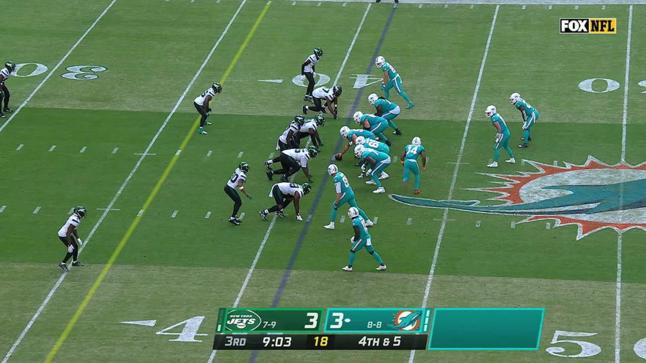 Miami Dolphins running back Jeff Wilson's 8-yard rush converts fourth ...
