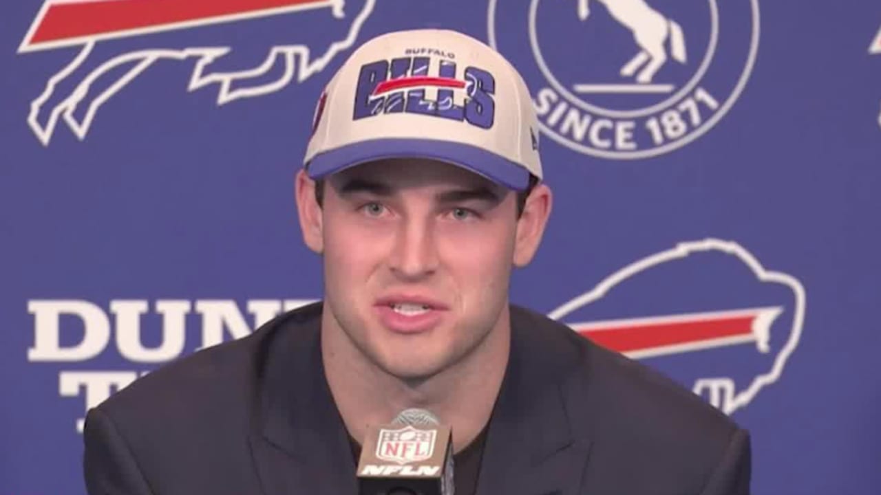 Buffalo Bills tight end Dalton Kincaid reacts to quarterback Josh Allen ...