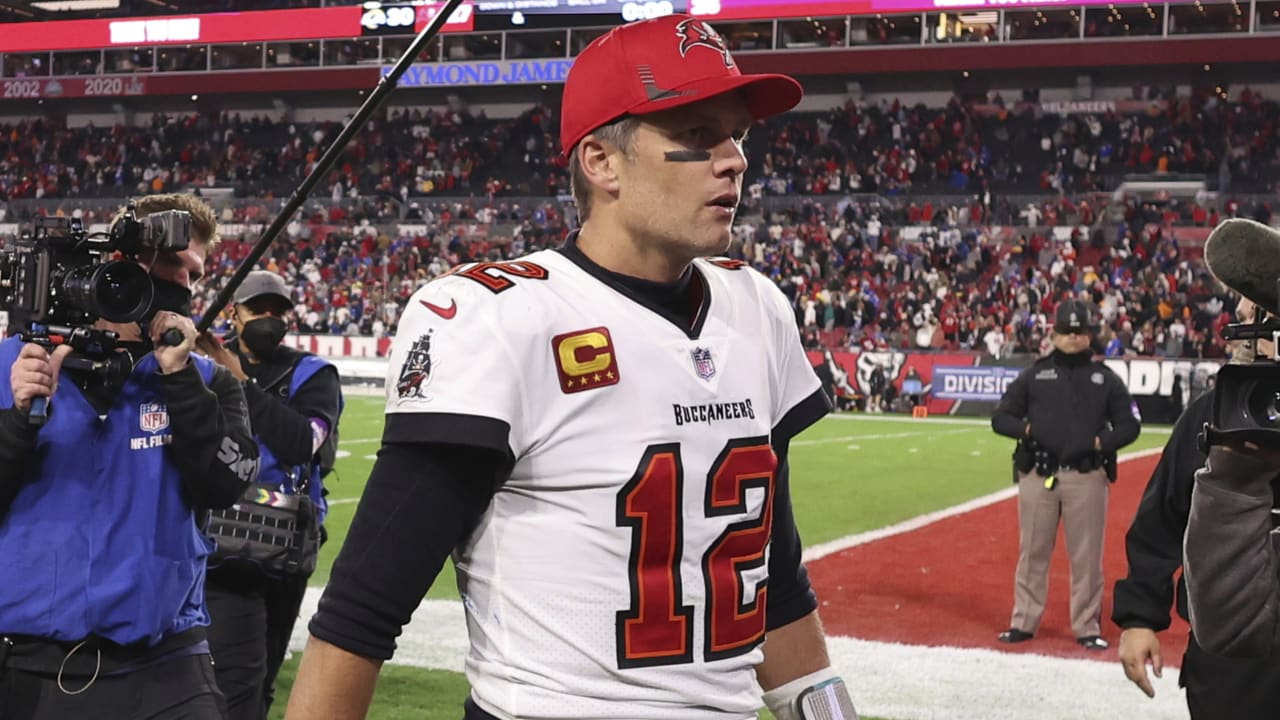 QB Tom Brady officially retires from the NFL in Instagram post