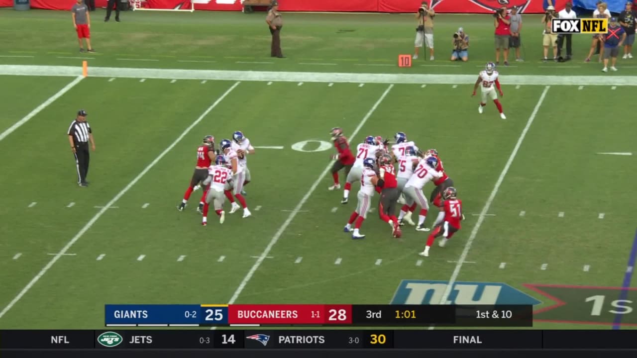 Bucs' D swarms Daniel Jones for sack