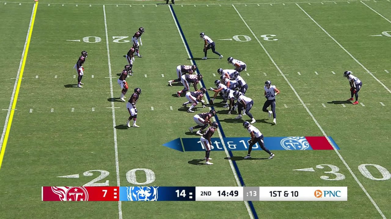 Tip Drill! Chicago Bears defensive back A.J. Thomas takes advantage of ...