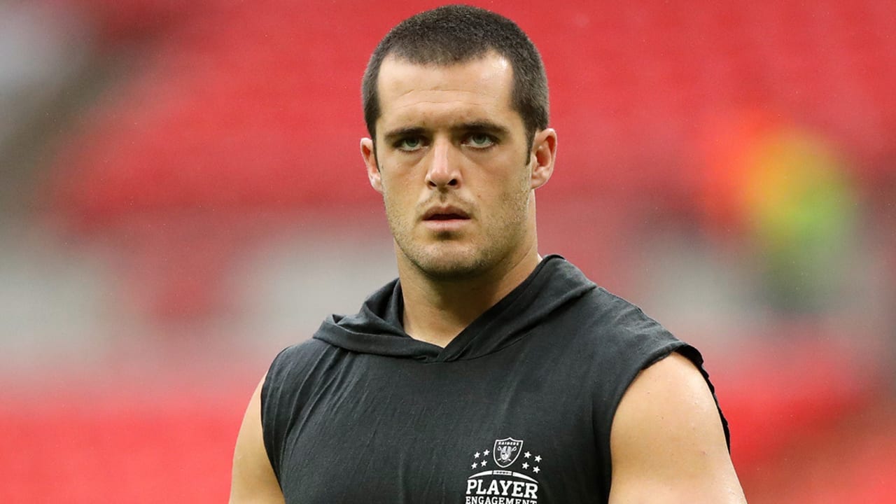Derek Carr responds to report about locker room strife