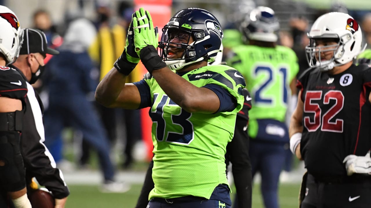 Arizona Cardinals guard J.R. Sweezy's holding penalty vs. former team ...