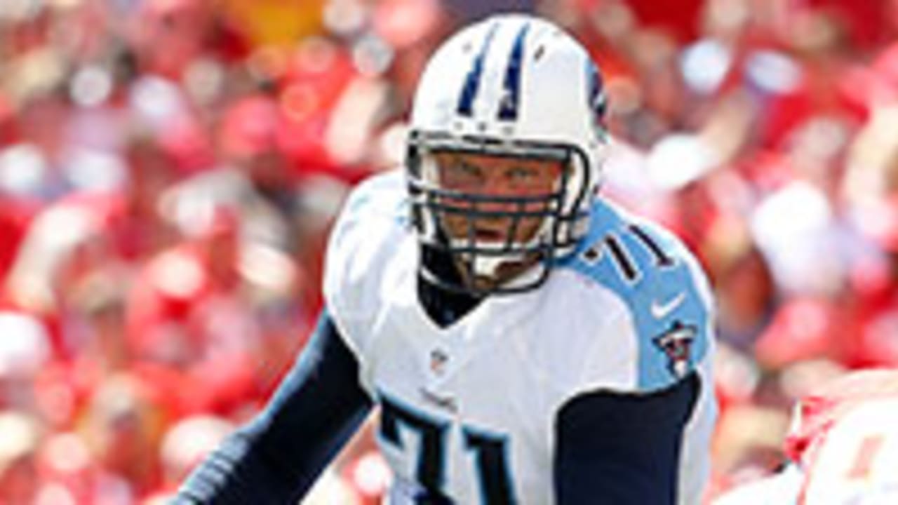 Titans LT Michael Roos announces retirement