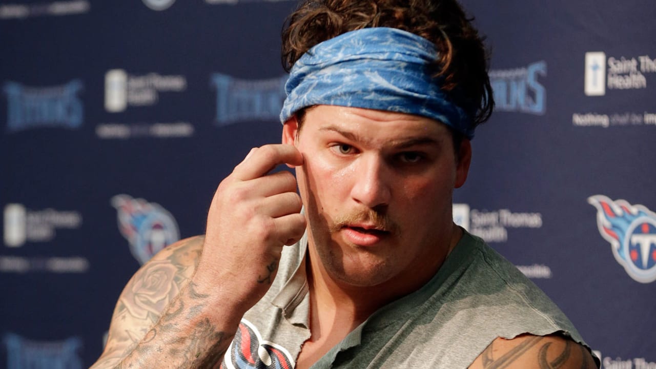 Lewan wants Titans' O-line to play 'a little crazy'