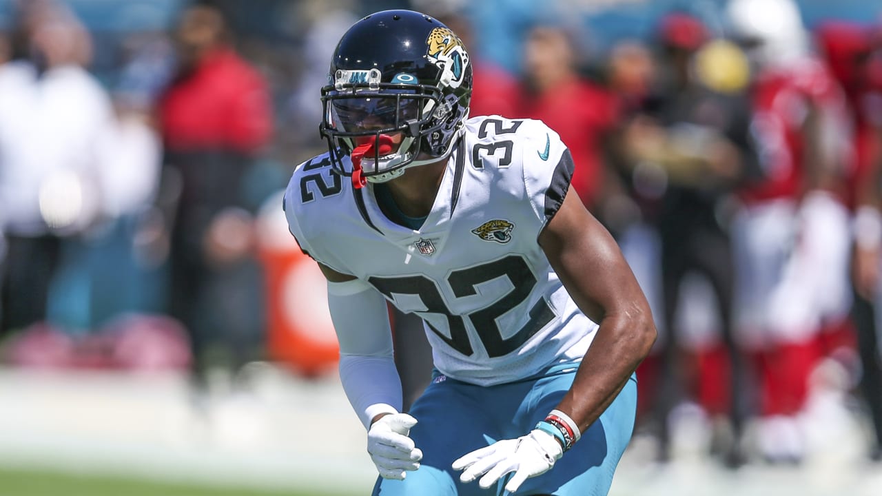 Cameron Wolfe shares who is expected to replace CB C.J. Henderson in ...