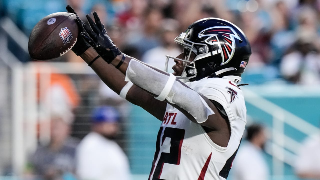 Atlanta Falcons running back Godwin Igwebuike sprints through Miami ...