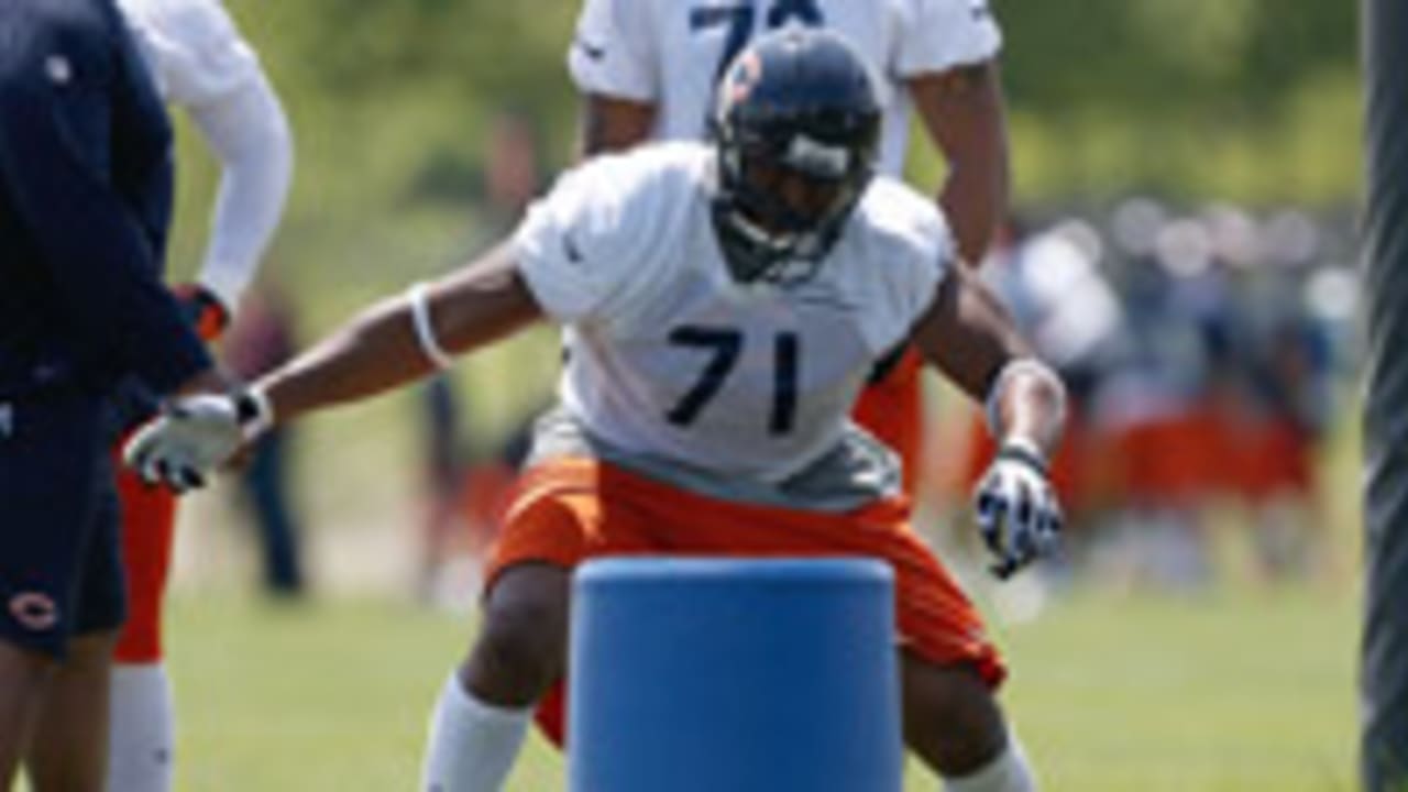 Israel Idonije released by Chicago Bears