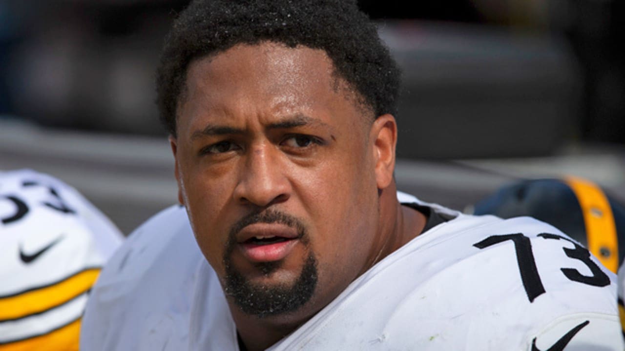 Ramon Foster urges former Steelers to stop posting on social media