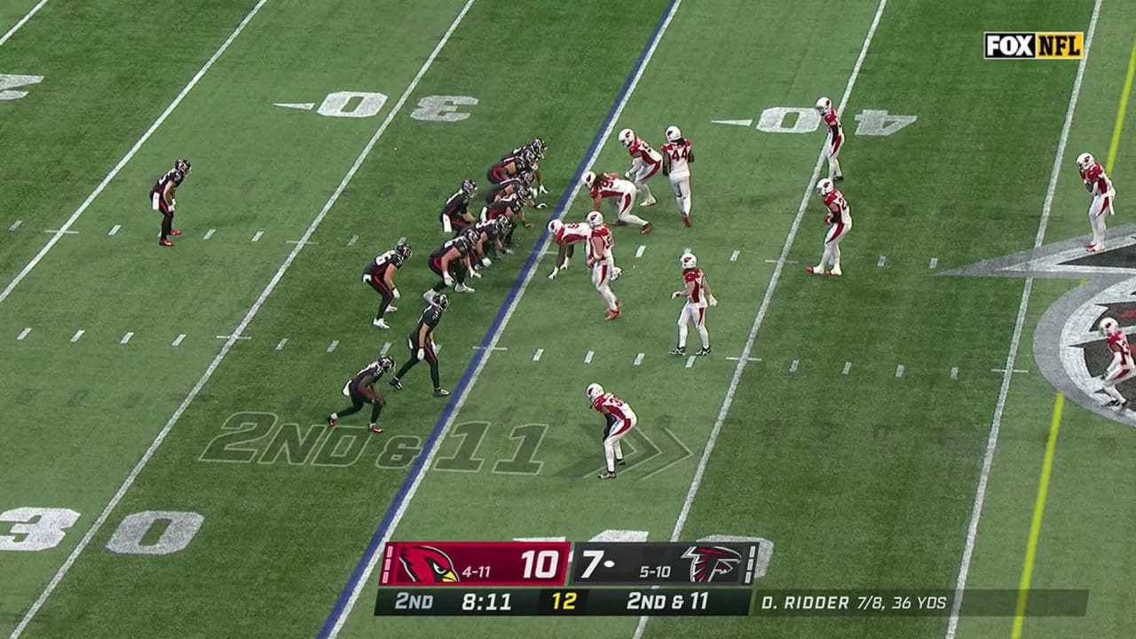Atlanta Falcons running back Tyler Allgeier juke moves spark 12-yard pickup