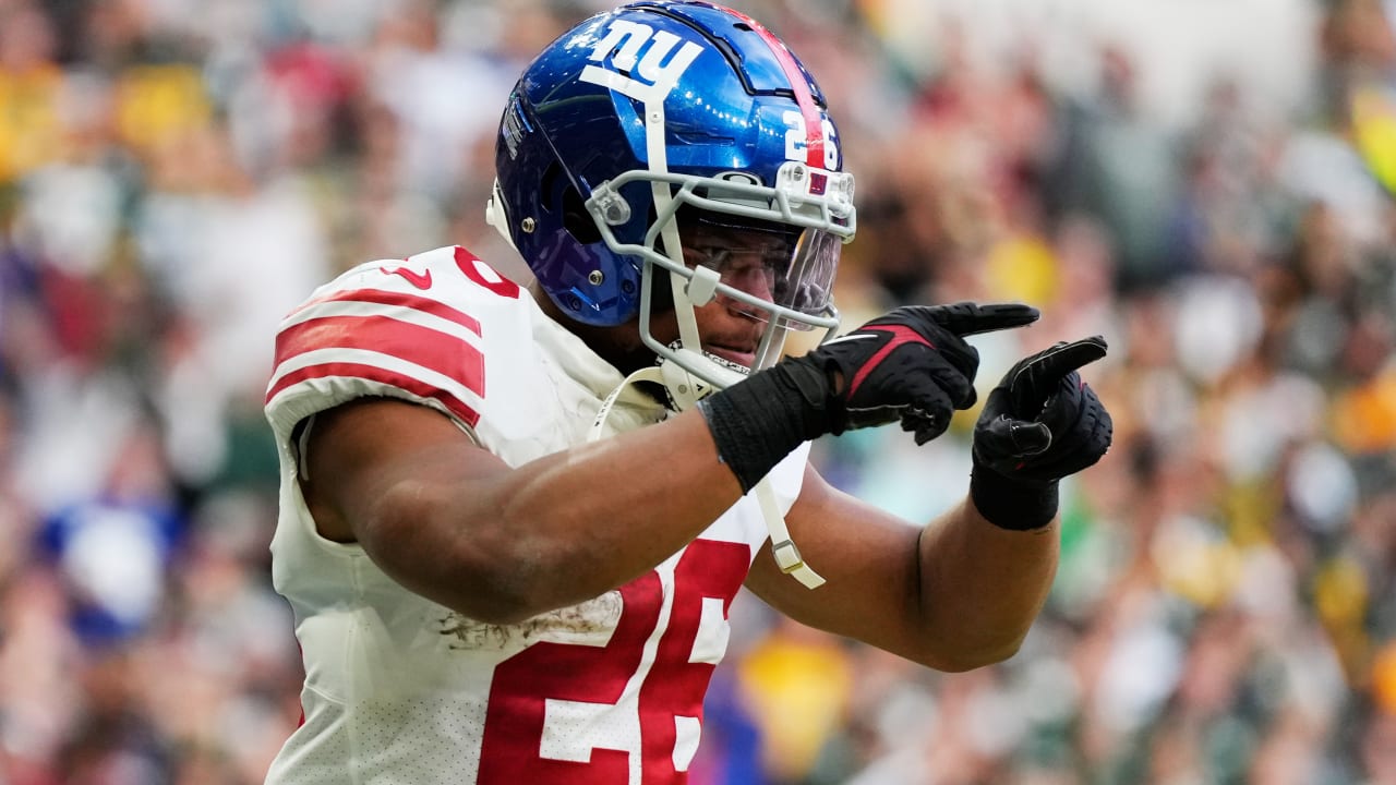 New York Giants running back Saquon Barkley races to pylon for TD via ...
