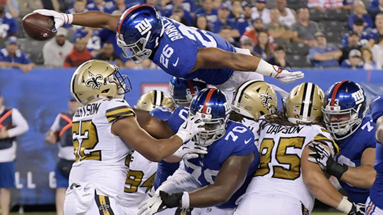 Saquon LEAPS over everybody for goal-line TD