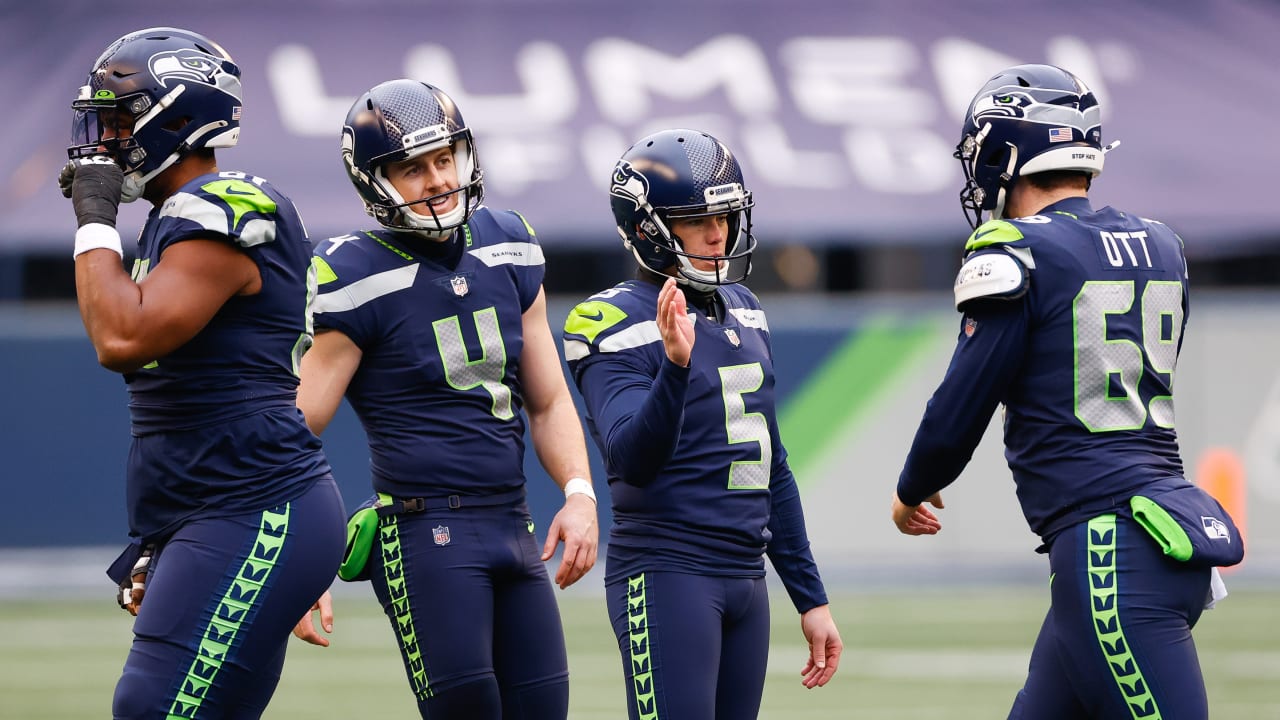Seattle Seahawks kicker Jason Myers' field goal splits the uprights ...