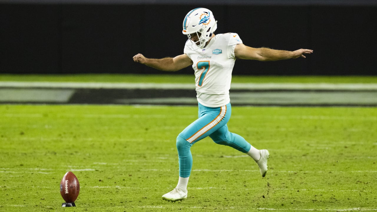 Dolphins sign All-Pro kicker Jason Sanders to five-year, $22M extension through 2026