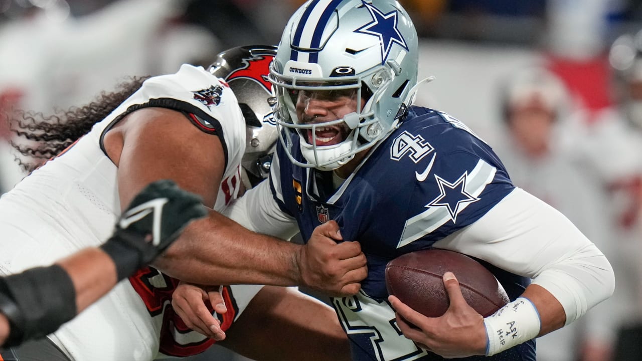 Tampa Bay Buccaneers defensive lineman Vita Vea wraps up Dallas Cowboys ...