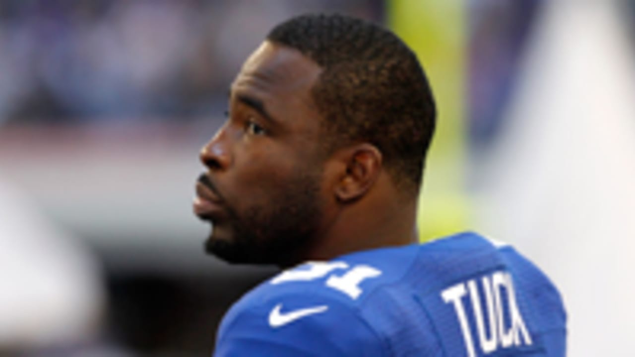 Justin Tuck: I'd like RG3, young Michael Vick to race