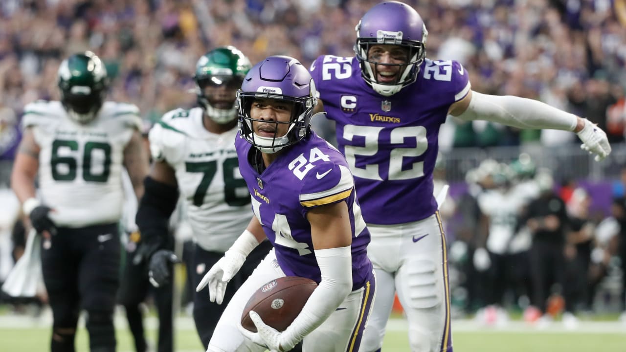Can't-Miss Play: Minnesota Vikings safety Camryn Bynum intercepts Mike ...
