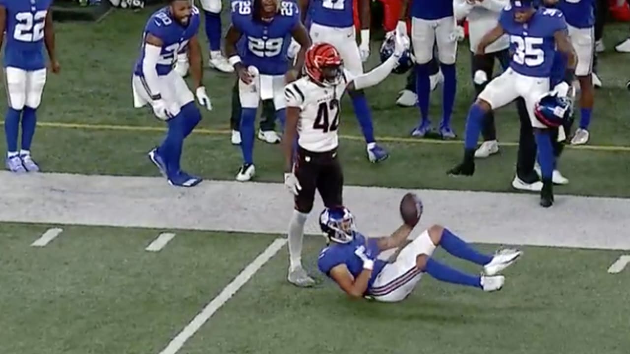 New York Giants wide receiver Keelan Doss makes one-handed catch while ...